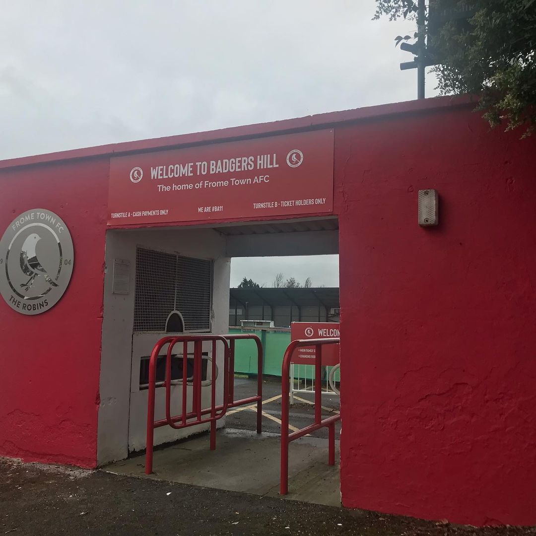 Frome Town's classy act towards elderly supporter who had item STOLEN ...