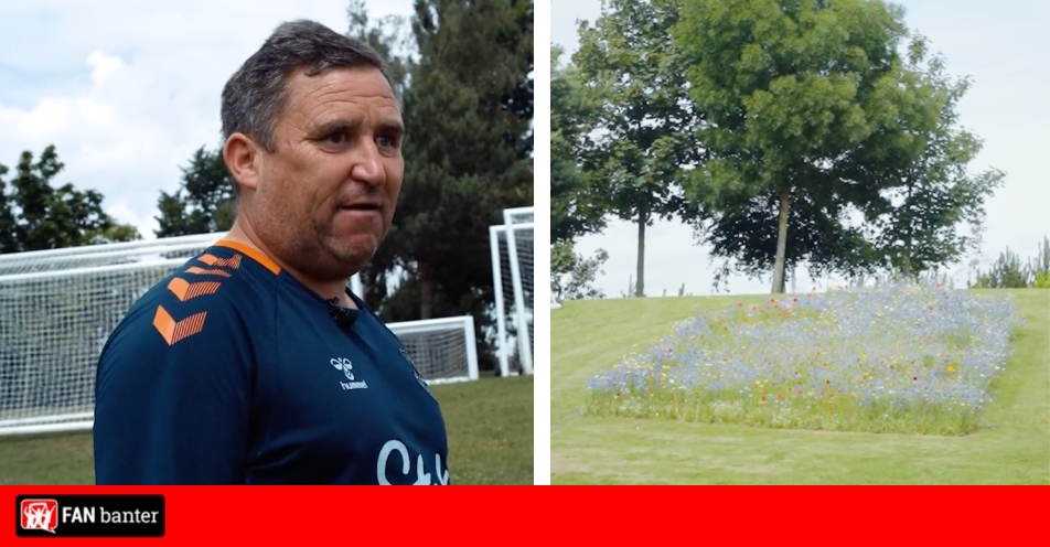 Everton praised for touch of class gesture 'remembering the 97' at ...