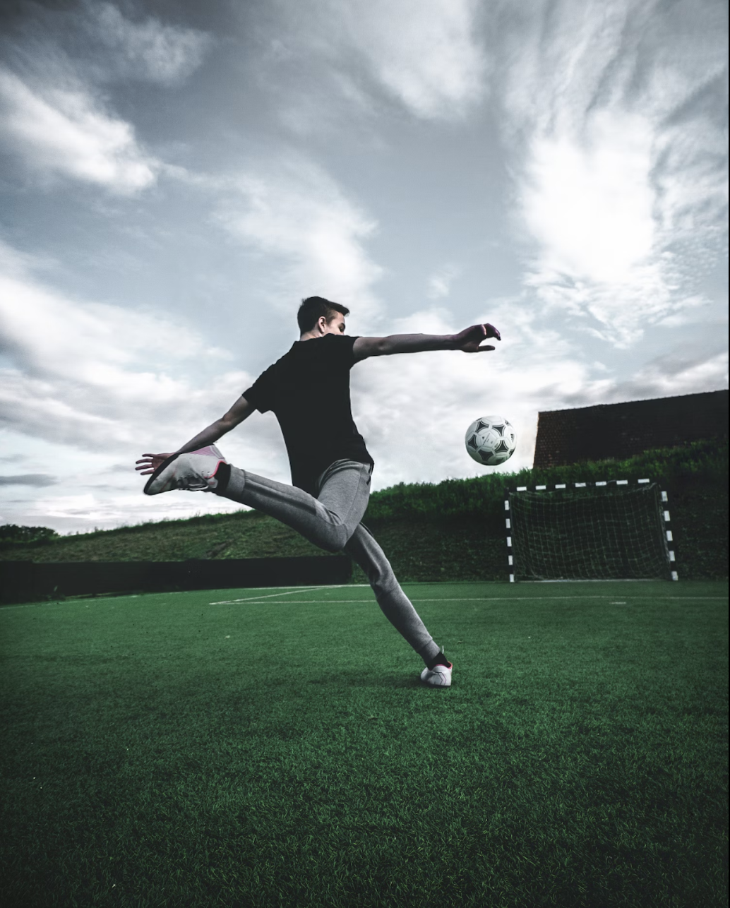 Optimal Training Methods for Football Professionals - Fan Banter